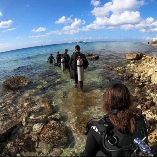 Open Water Full SCUBA Certification.